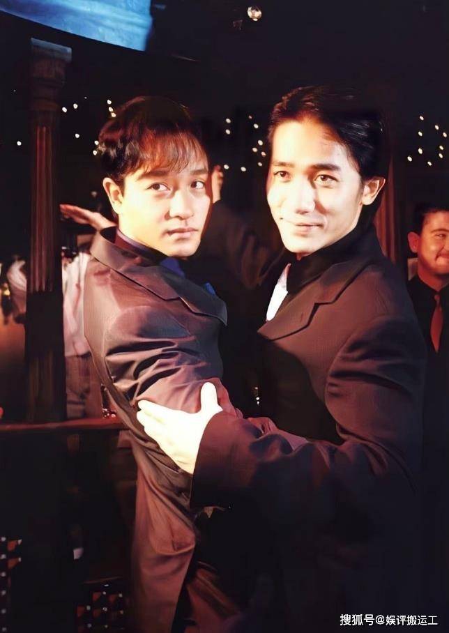 为什么过去这么多年了，我们依然在怀念张国荣？-搜狐大视野-搜狐新闻