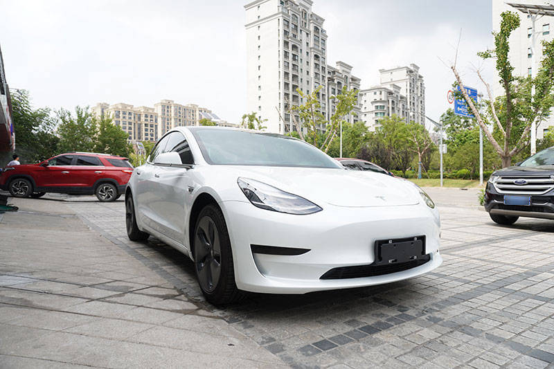 特斯拉 Model 3隐形车衣YEECAR施工_搜狐汽车_搜狐网