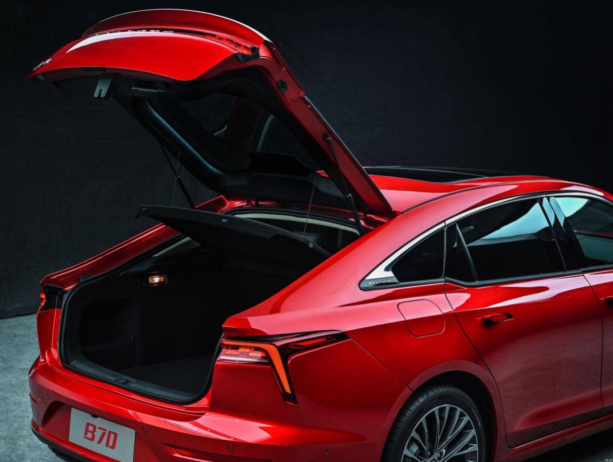 奔腾B70：亮点颇多，顶配不到14万_搜狐汽车_搜狐网