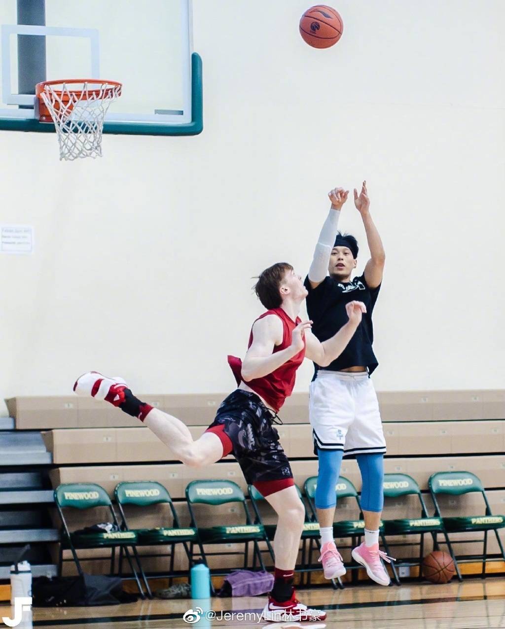 组图：林书豪晒比赛照 直言要比别人更相信自己-搜狐大视野-搜狐新闻