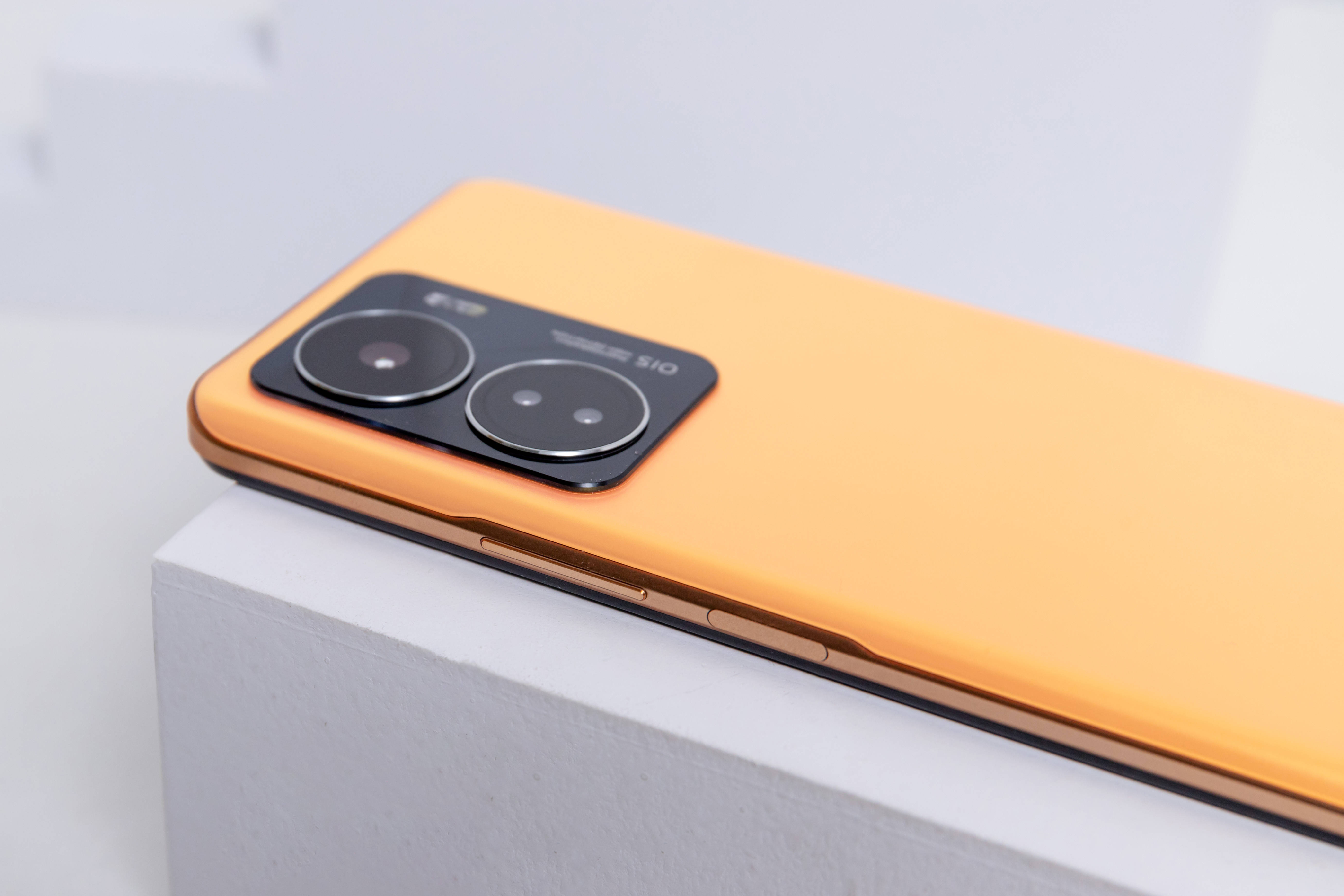 千元级也有80W快充！iQOO Z6图赏-搜狐大视野-搜狐新闻