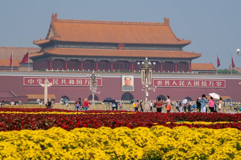 北京天安门广场装扮一新 花团锦簇盛装迎国庆-搜狐大视野-搜狐新闻