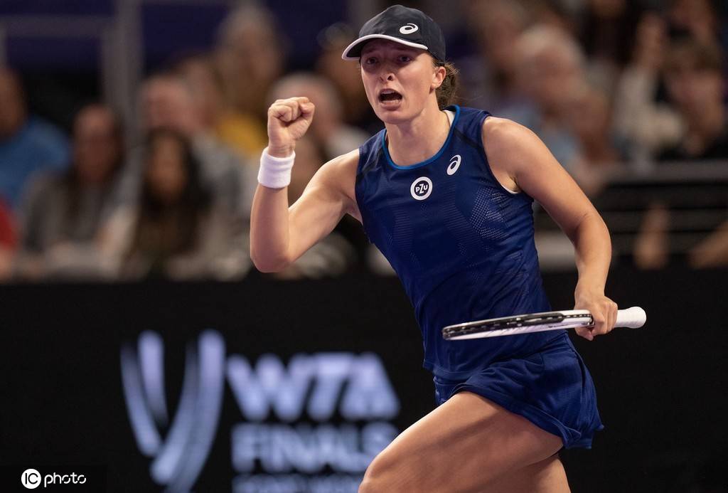 2022年WTA年终总决赛女单小组赛：斯维亚特克获胜-搜狐大视野-搜狐新闻