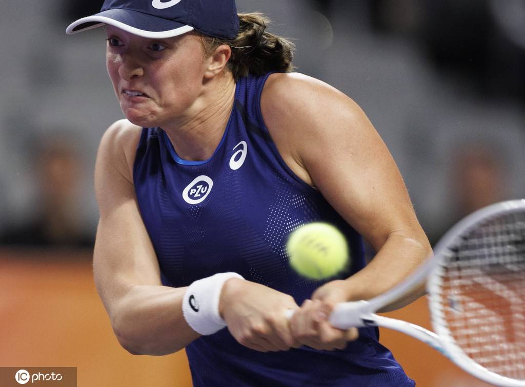 2022年WTA年终总决赛女单小组赛：斯瓦泰克2-0高芙-搜狐大视野-搜狐新闻