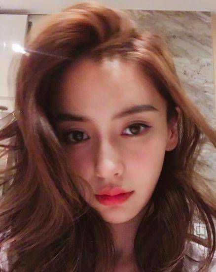 Angelababy，一头波浪金发，很有摩登女郎的感觉-搜狐大视野-搜狐新闻