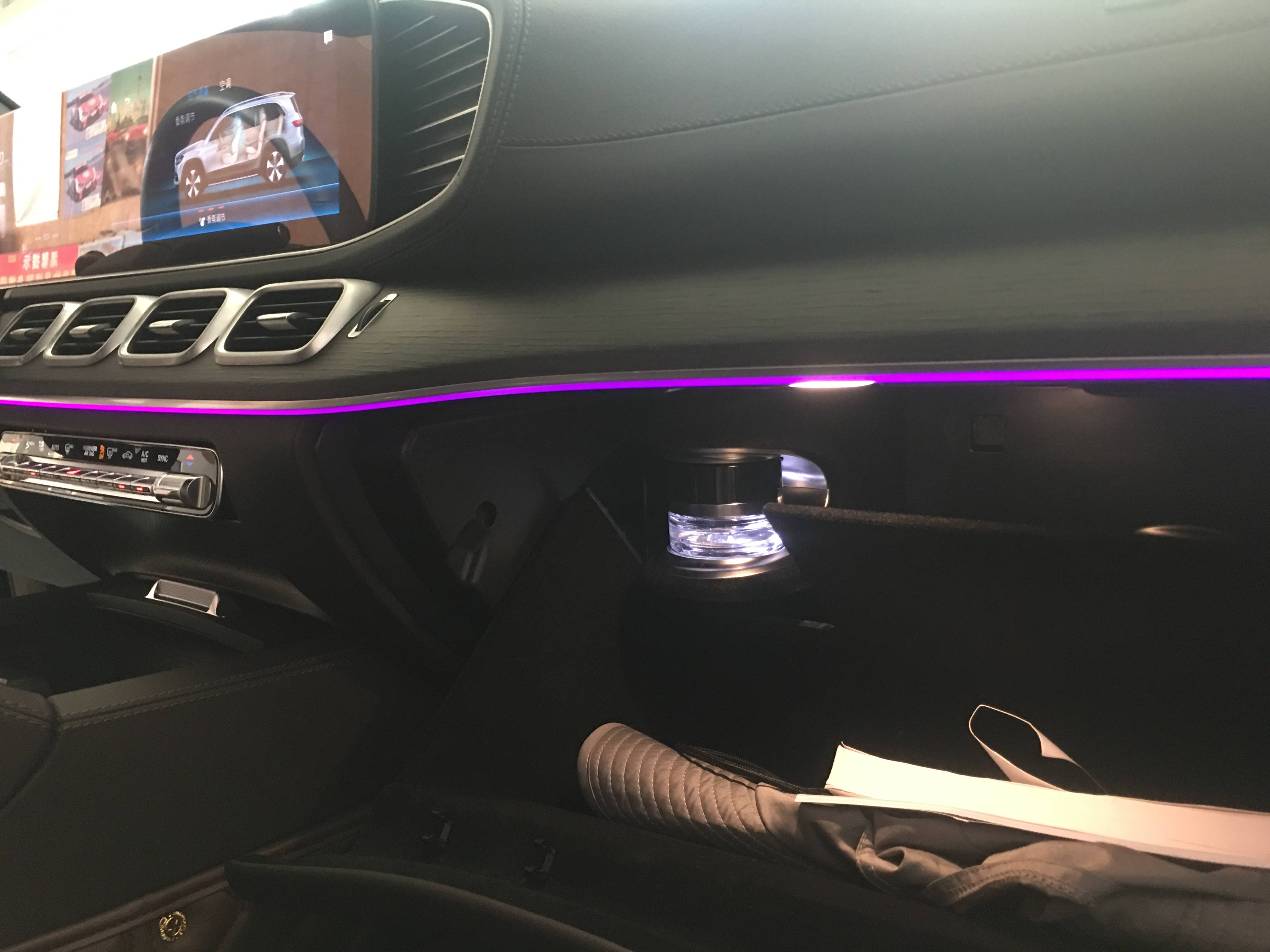 22款奔驰GLS450加装抬头显示HUD 电吸门 香氛系统需要拆哪些东西了_搜狐汽车_搜狐网