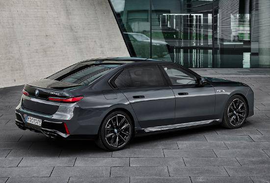 宝马M760Le/i7 M70L同时引入国内，于4月开启预订_搜狐汽车_搜狐网