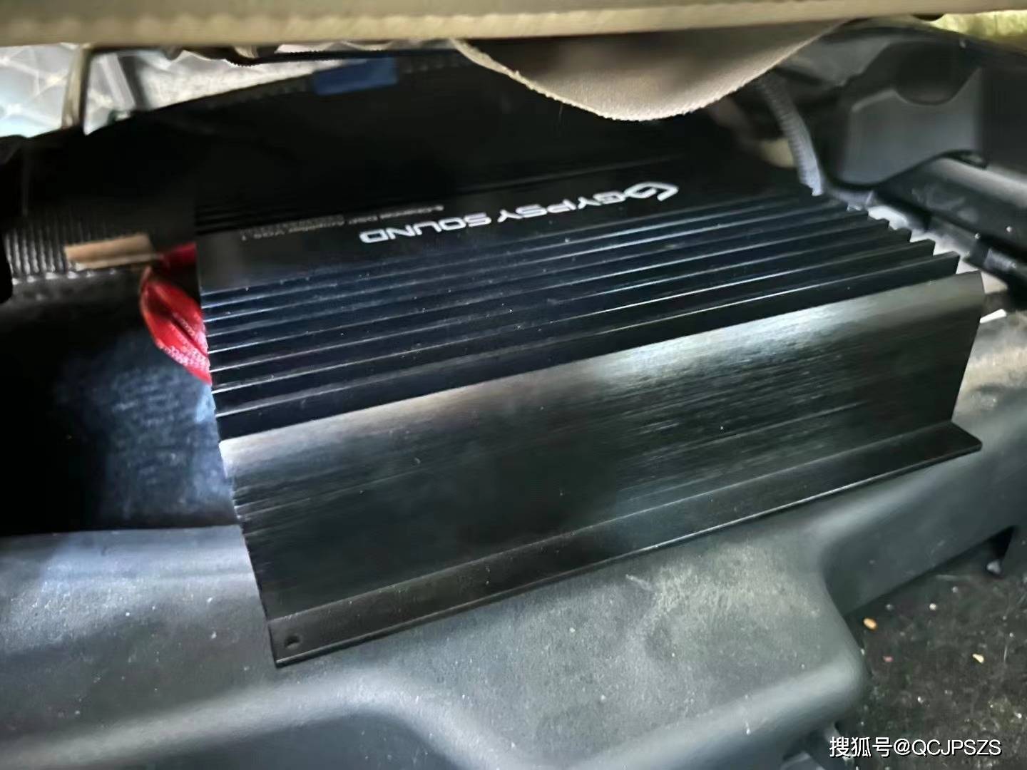 丰田威驰音响升级，简单又好听的5.1音响系统_搜狐汽车_搜狐网