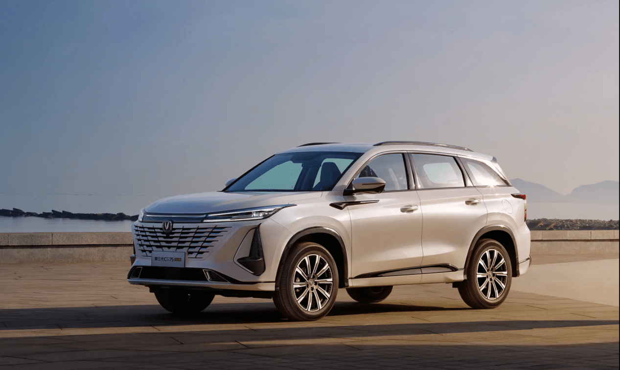 登顶燃油SUV销量第一！上市三个月的第三代CS75PLUS，到底怎么样_搜狐汽车_搜狐网