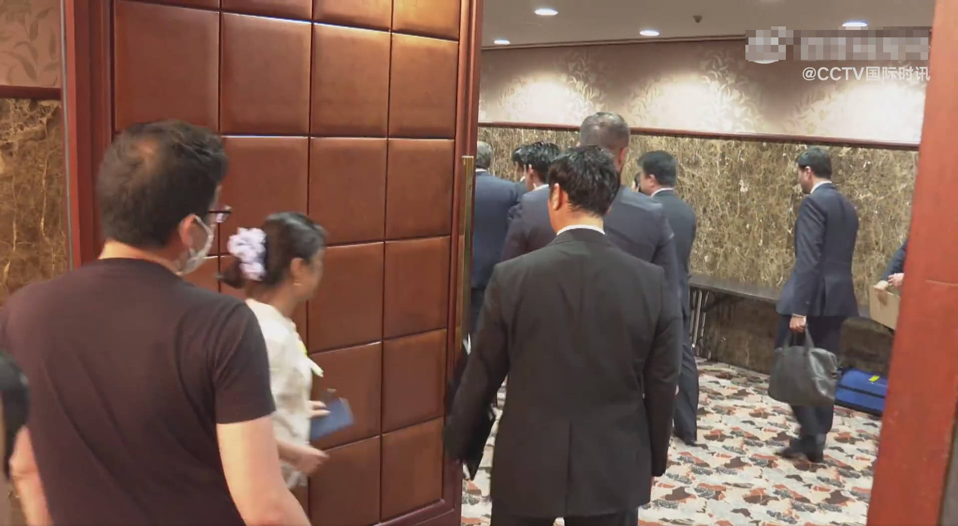 记者当面追问IAEA是否收日本百万欧元-搜狐大视野-搜狐新闻