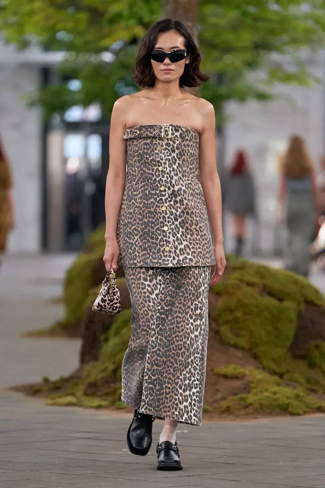 Ganni 2024春夏系列时装秀-搜狐大视野-搜狐新闻