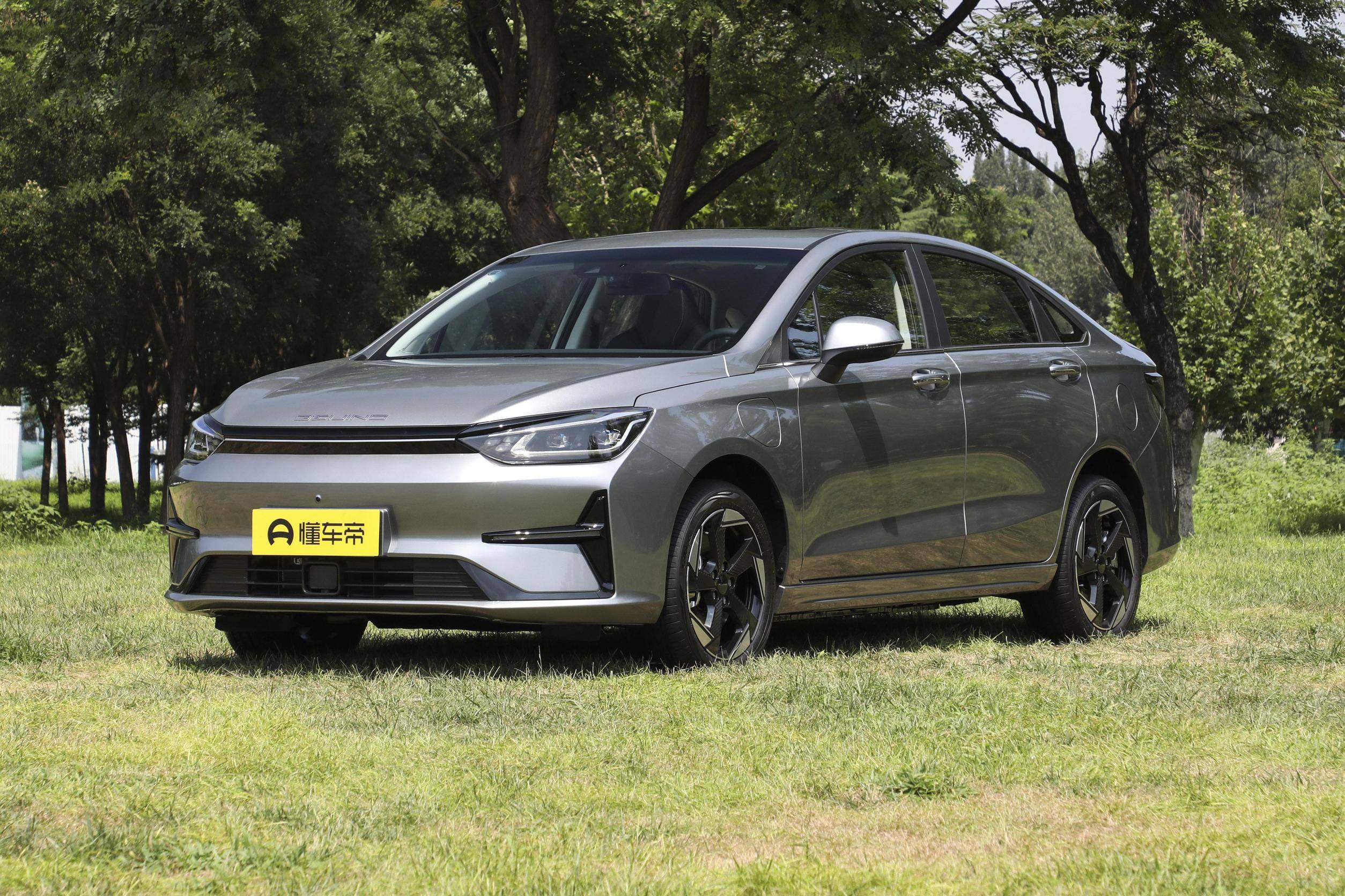 选秦PLUS EV还是它？新款北京EU5 PLUS正式上市，售12.99万元起_搜狐汽车_搜狐网