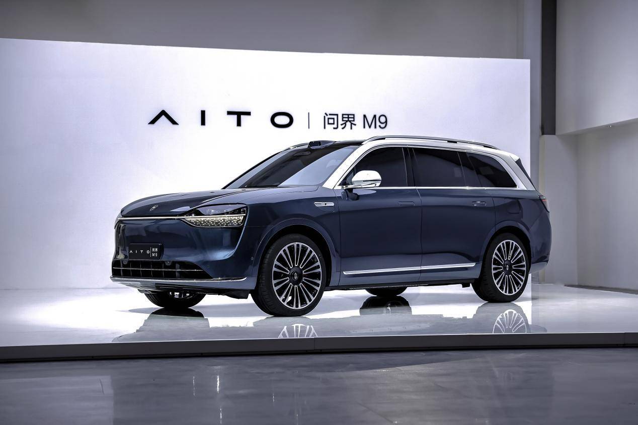 “鲲鹏”遨游天地，侧颜美出“天际”，问界M9外观设计解读_搜狐汽车_搜狐网