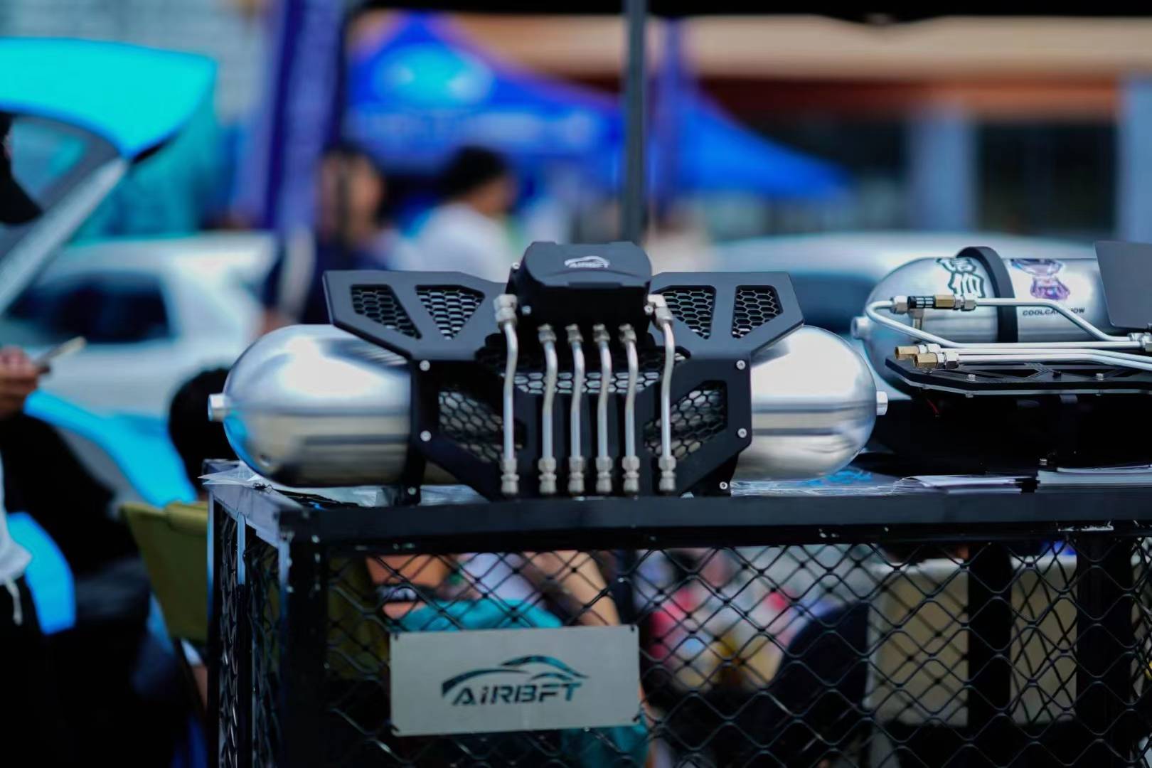 李洋分享宾利欧陆GT与奥迪R8改装AIRBFT气动避震品牌参加广东改装聚会_搜狐汽车_搜狐网