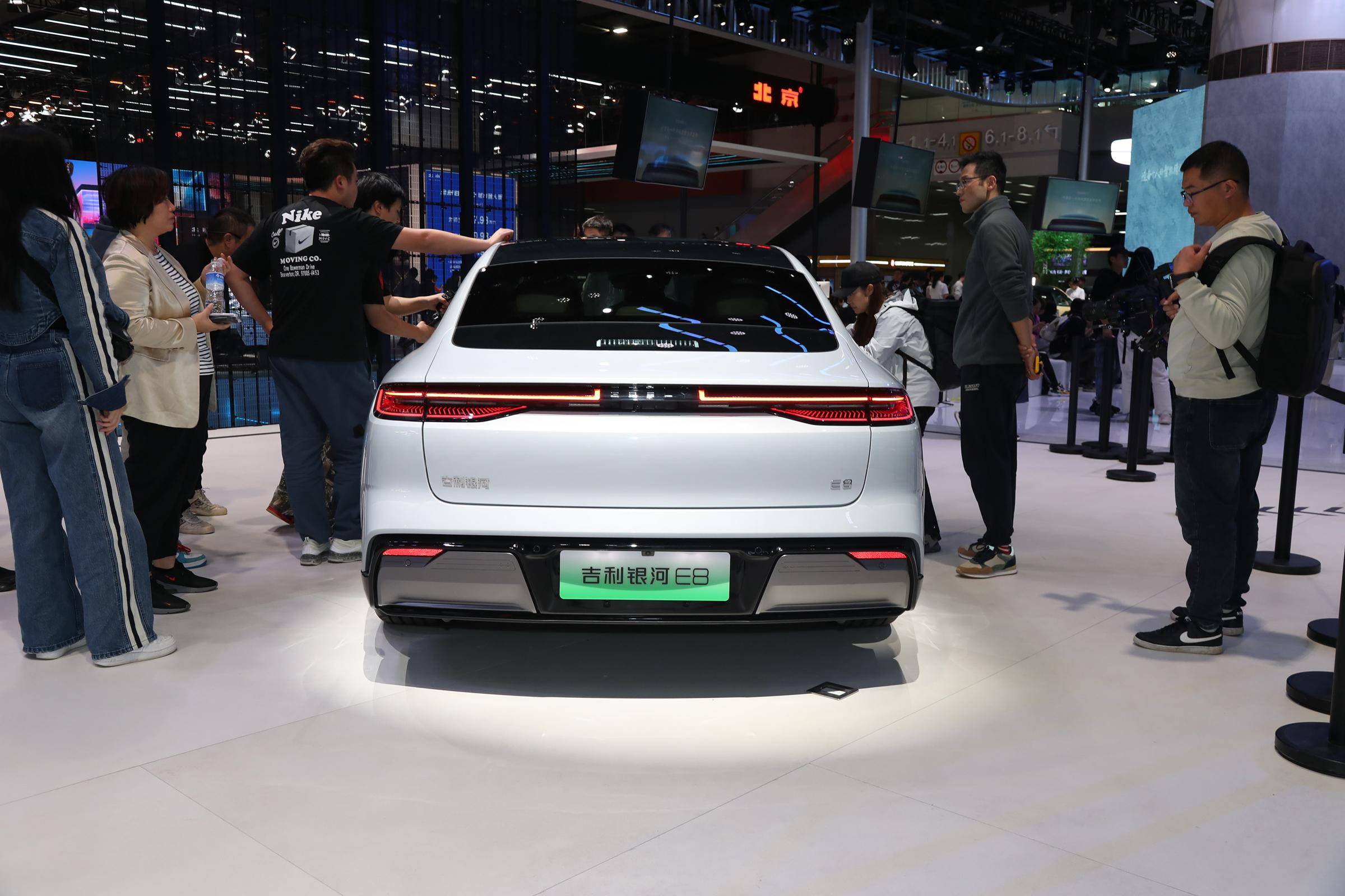 比亚迪汉EV同级，吉利银河E8将于12月16日预售，新车机/8295芯片_搜狐汽车_搜狐网