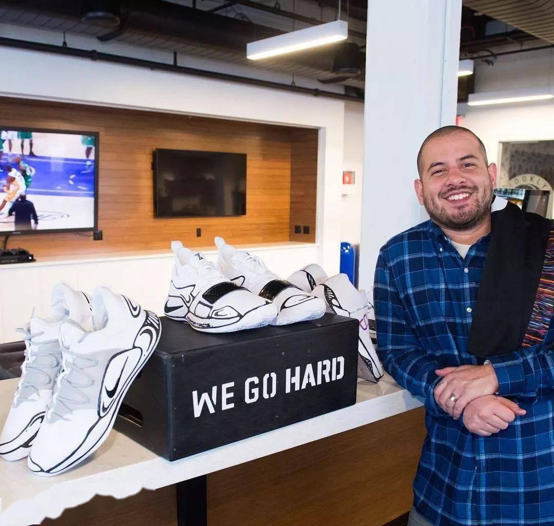 他把教堂搞成二次元~！詹皇、村上隆都变成了它的粉丝~！_Joshua