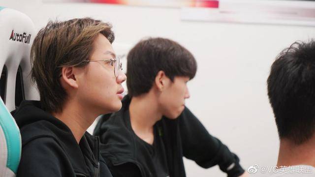 LPL：VG运营像巅峰SKT？冠军教练Kkoma太厉害，粉丝：世界赛见！_队伍