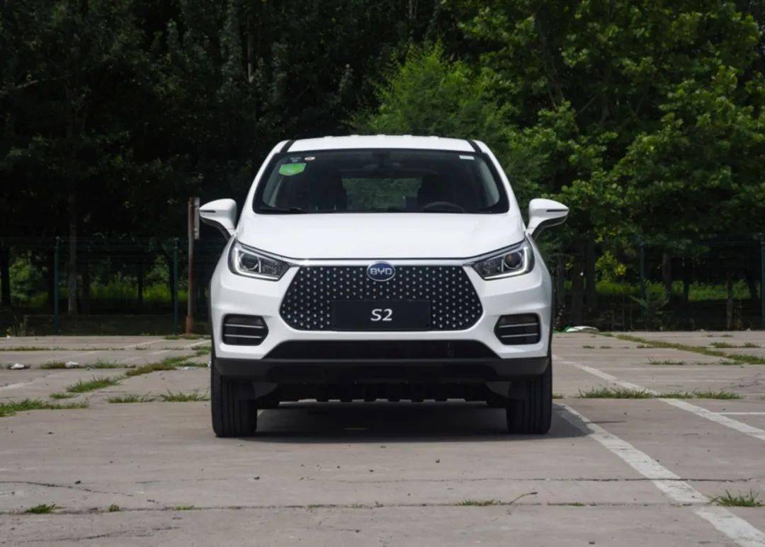 比亚迪S2定位电动小型SUV，外观相当帅气,8.98万起很实惠_搜狐汽车_搜狐网