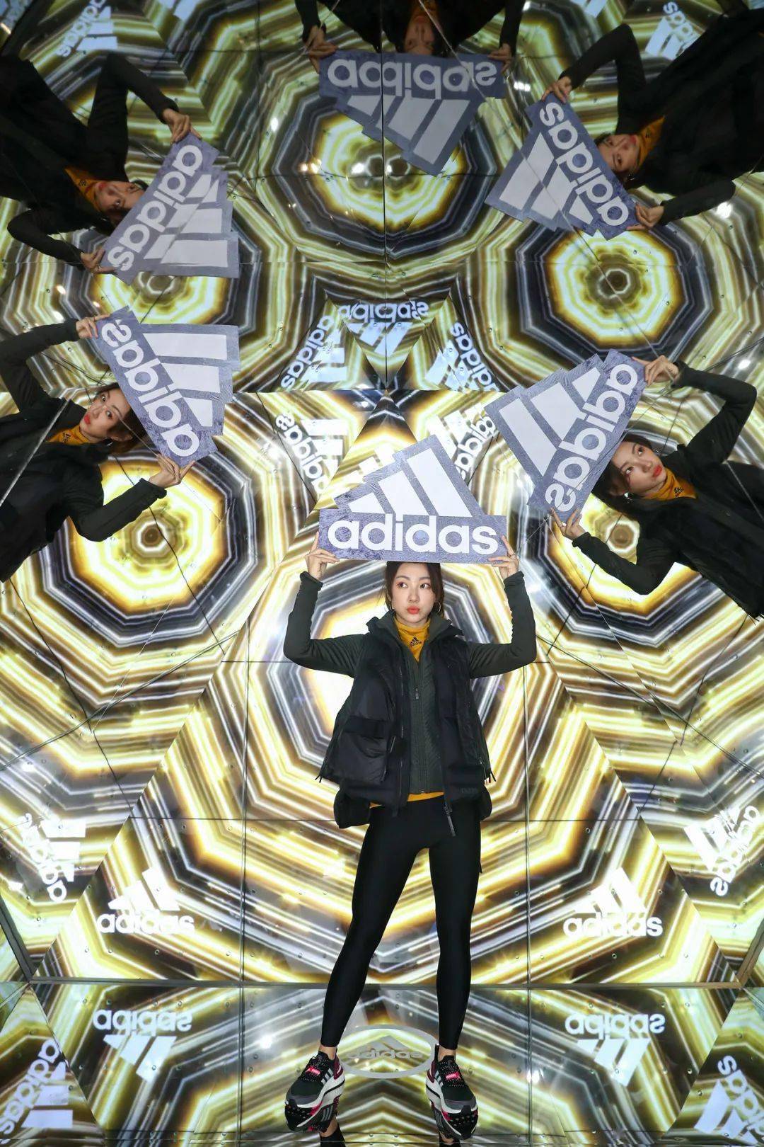 阿迪达斯联合UCCA Lab打造 冬日幻境， 全国门店线上线下联动，开启羽绒不服沉浸式体验-搜狐大视野-搜狐新闻