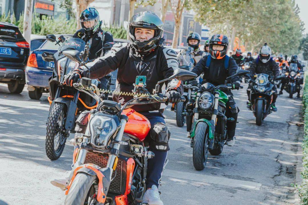 走进QJMOTOR中国第一家省级旗舰店开业现场，走进QJMOTOR济南车友活动日-搜狐大视野-搜狐新闻