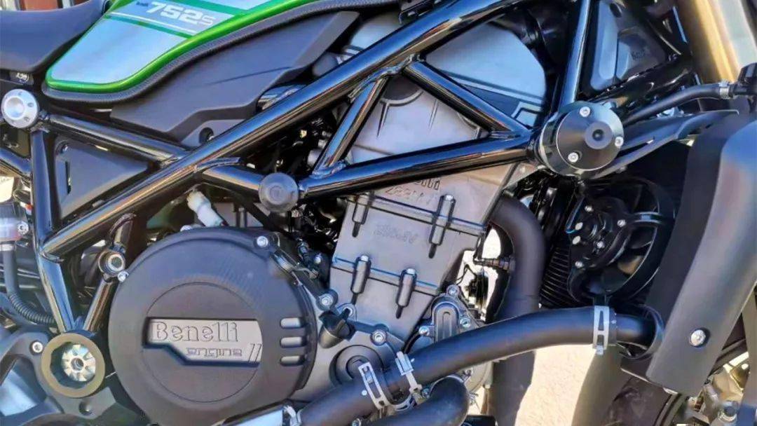 Benelli 752S一台大型城市玩具——5000+公里骑行感受-搜狐大视野-搜狐新闻