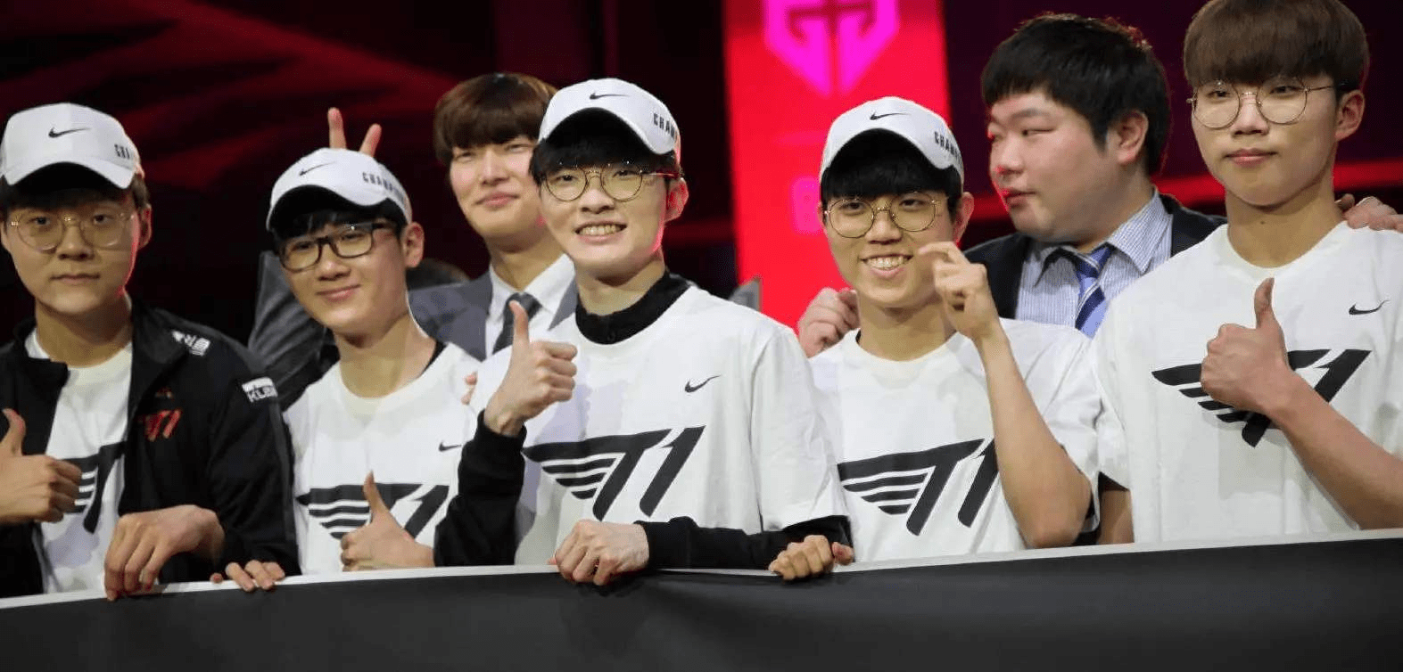 T1仅effort成为自由人，其他选手全部留队！泰上皇和ICU还不走？_队伍