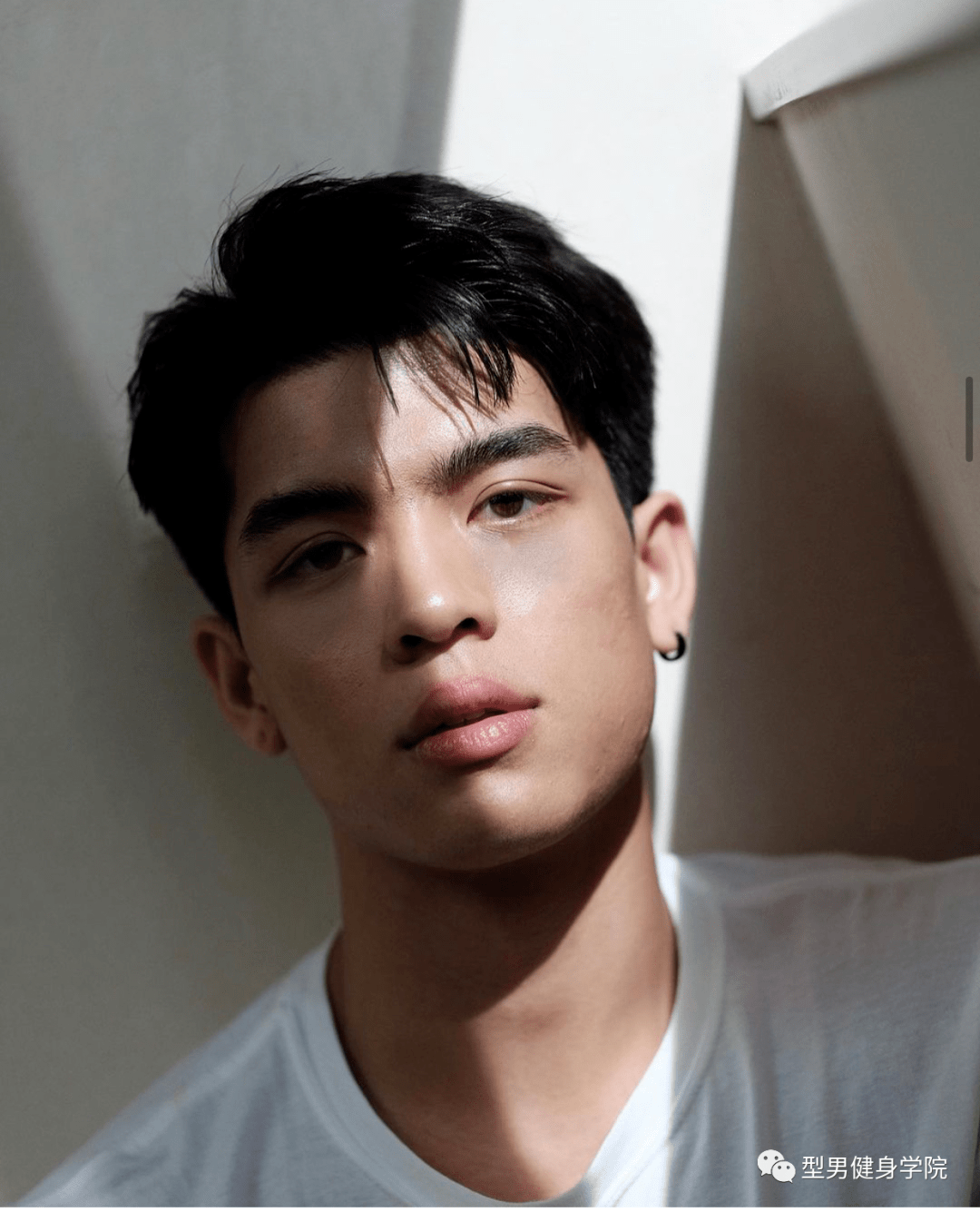 有着古希腊美少年身材的泰国男神，终于出性感大片写真了！_Joss