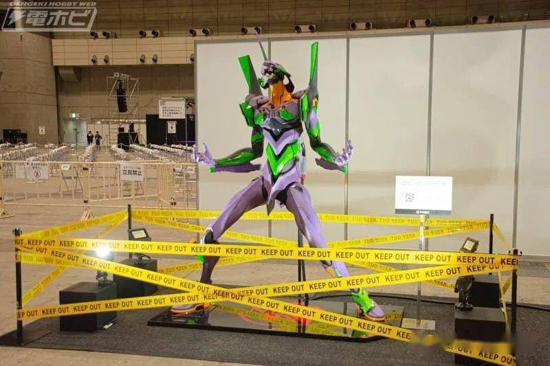 【FuRyu F：NEX EVA初号机 真人大 发光立像 & 绫波丽 真人大立像 样品展出】-搜狐大视野-搜狐新闻