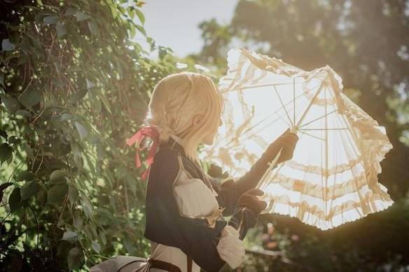 五官深邃仿佛艺术品！帅气的美女Coser KNITE美照赏_葛德