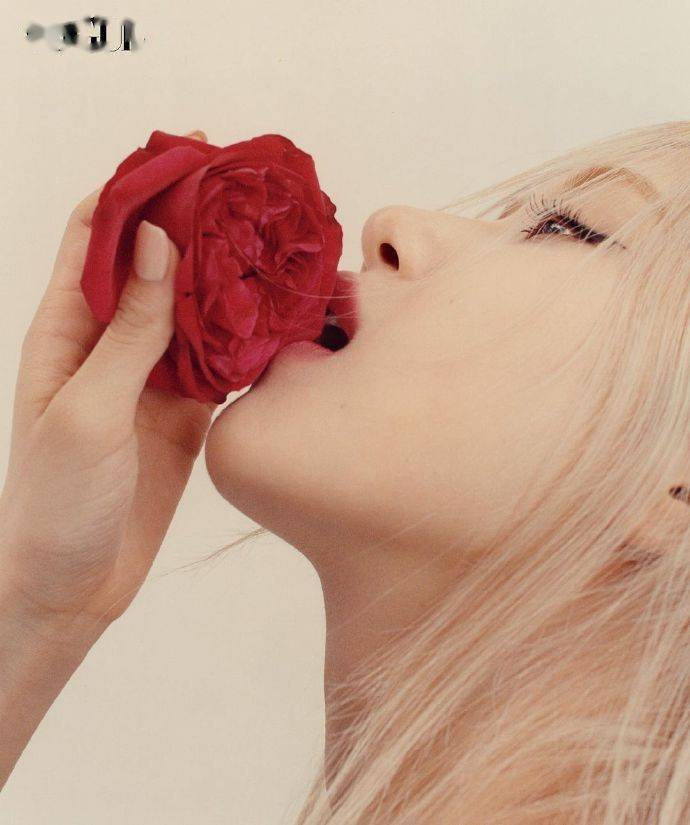 BLACKPINK ROSÉ 澳大利亚VOUGE画报公开_App