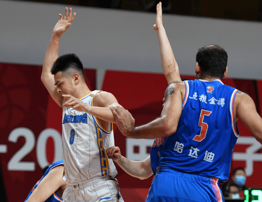 CBA排名新格局，广厦丢第5，广东10连胜，北京险胜守住第9_比赛