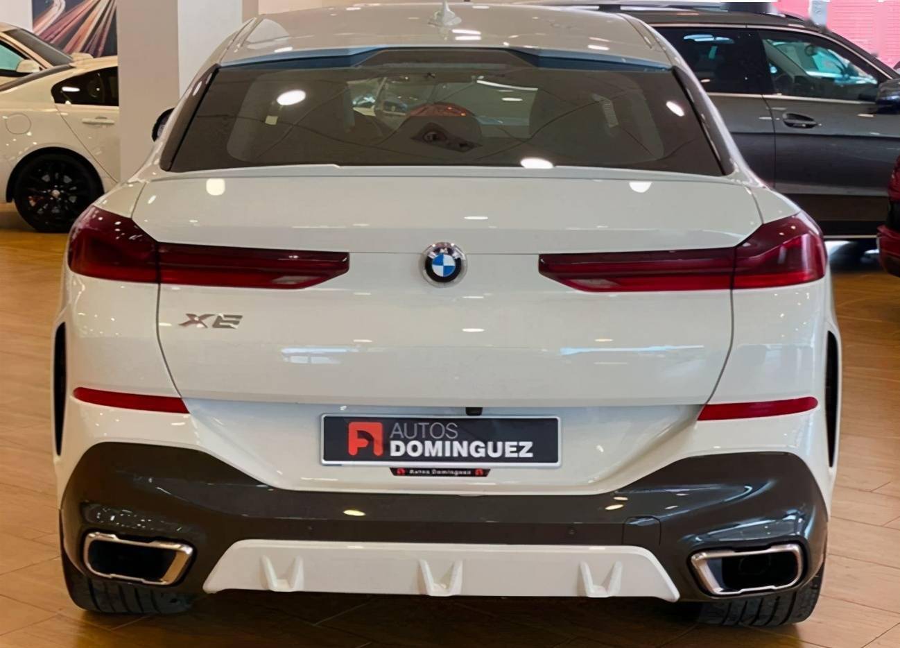 发光格栅+3.0T混动，升级版宝马X6进店，加速6秒，新造型真霸气_搜狐汽车_搜狐网