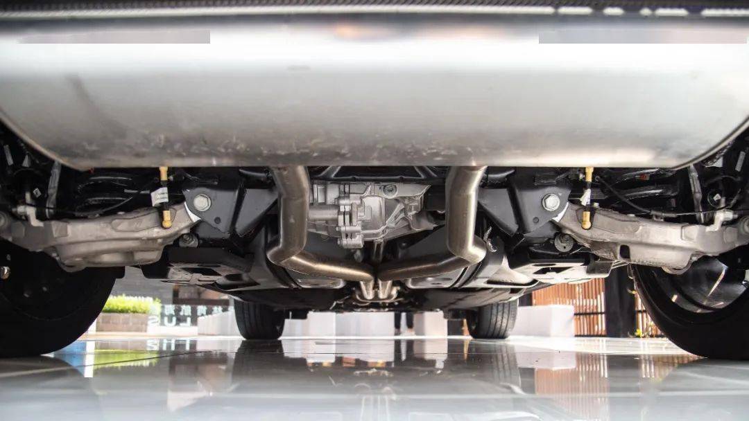 2.7T V6+8AT，超霸气合资SUV气场无敌，空间够大，开过都说好_搜狐汽车_搜狐网