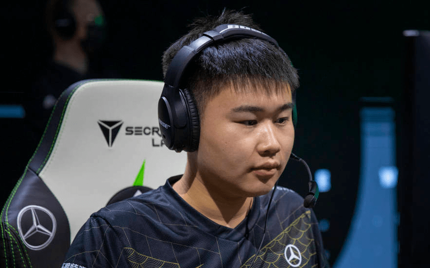 偷家滴神！RNG击败C9豪取十连胜，Wei打断回城堪称经典_比赛