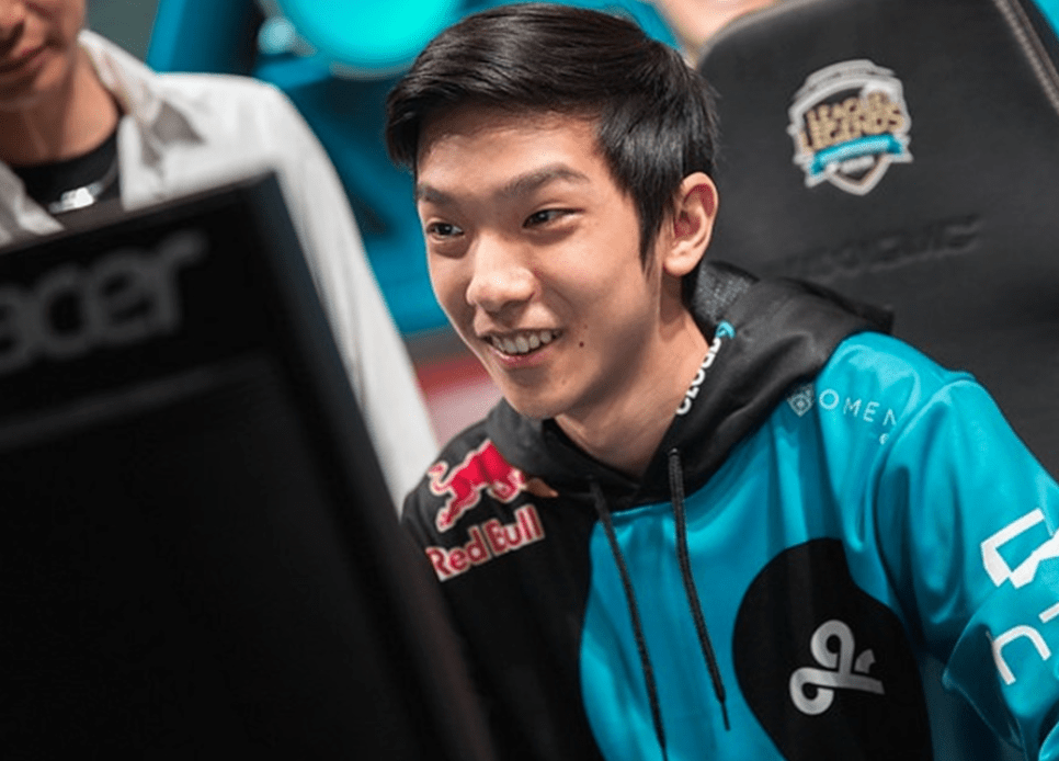 北美网友吐槽C9换ADC：夏天到了又犯病了！_Zven