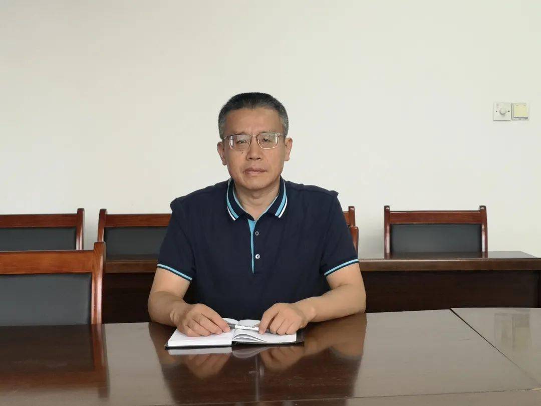 当好教研工作的“领头雁”——记青岛市“学深圳、赶深圳”业务标兵宋红岩_教育