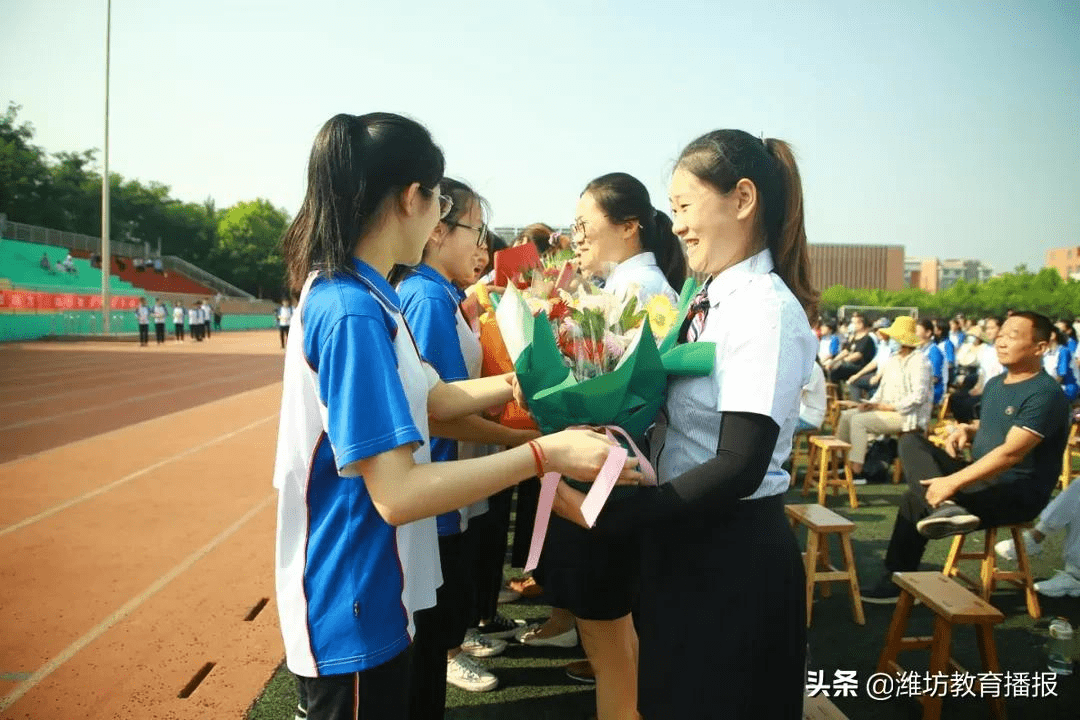 潍坊实验中学:举行2021届初三毕业生毕业典礼潍实