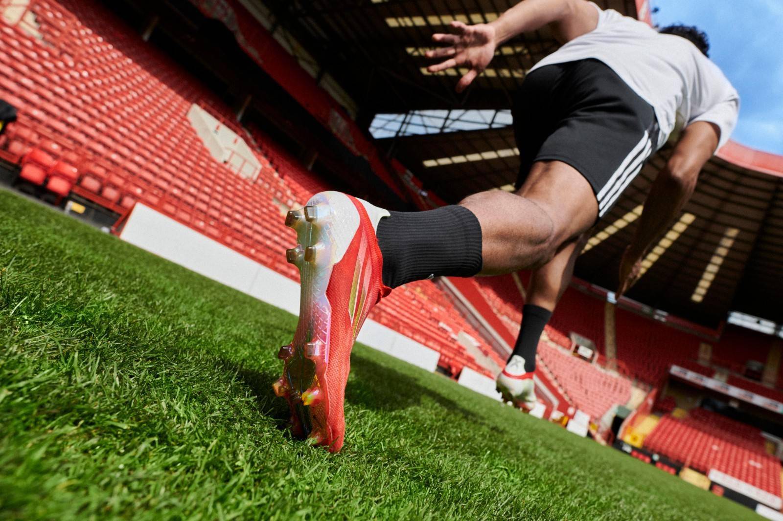 疾速新定义！阿迪达斯X Speedflow正式发布_Ghosted