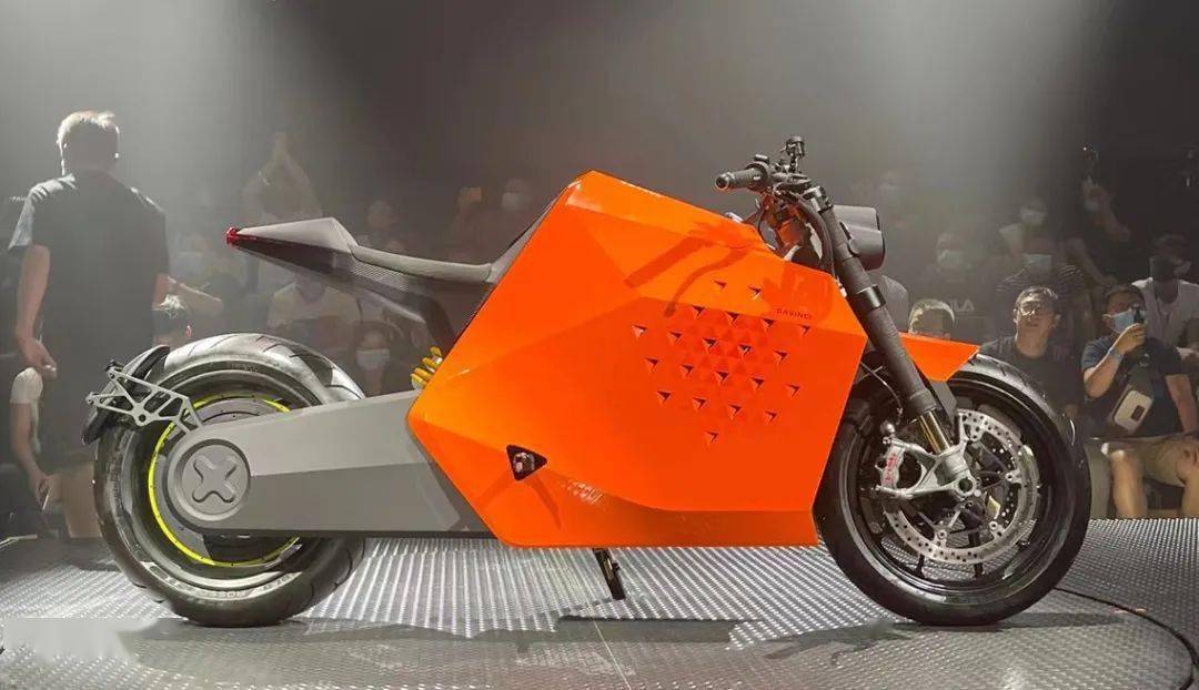 颠覆你的认知，售价17.7万和57.77万的电动摩托车达芬骑DC100_搜狐汽车_搜狐网