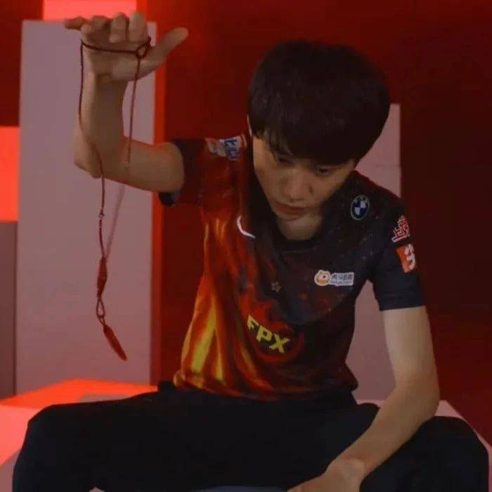 Doinb连打10局排位到凌晨4点，为了夏季赛冠军拼命了_直播