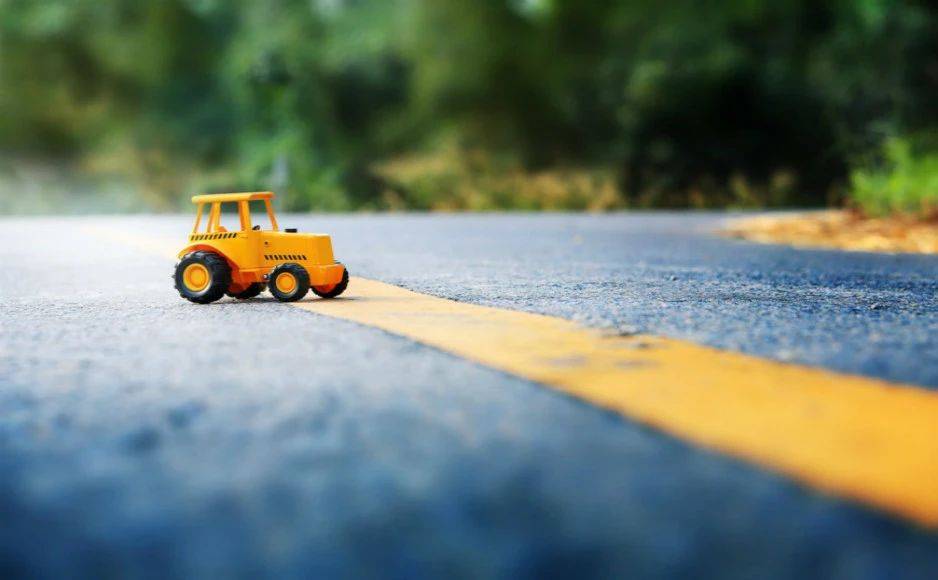 每日一句 | Good looks may fade, but a good heart keeps you beautiful_令美丽