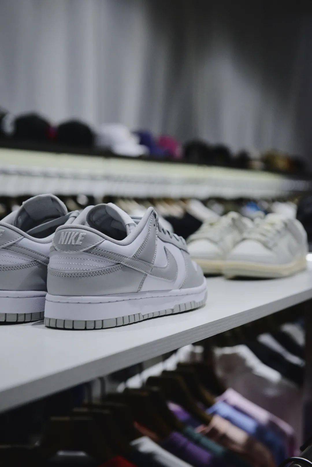 简约而不简单，原来这才是大家最爱 · NIKE DUNK “GREY FOG” & “LIGHT BONE”｜SOAR 发售回顾_佛山