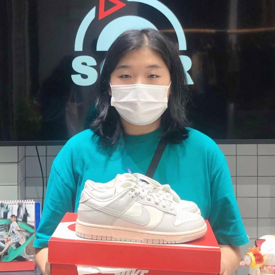 简约而不简单，原来这才是大家最爱 · NIKE DUNK “GREY FOG” & “LIGHT BONE”｜SOAR 发售回顾_佛山