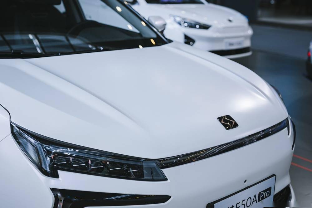 紧凑型纯电家轿又一爆款，深圳车展实拍思皓E50A Pro_搜狐汽车_搜狐网