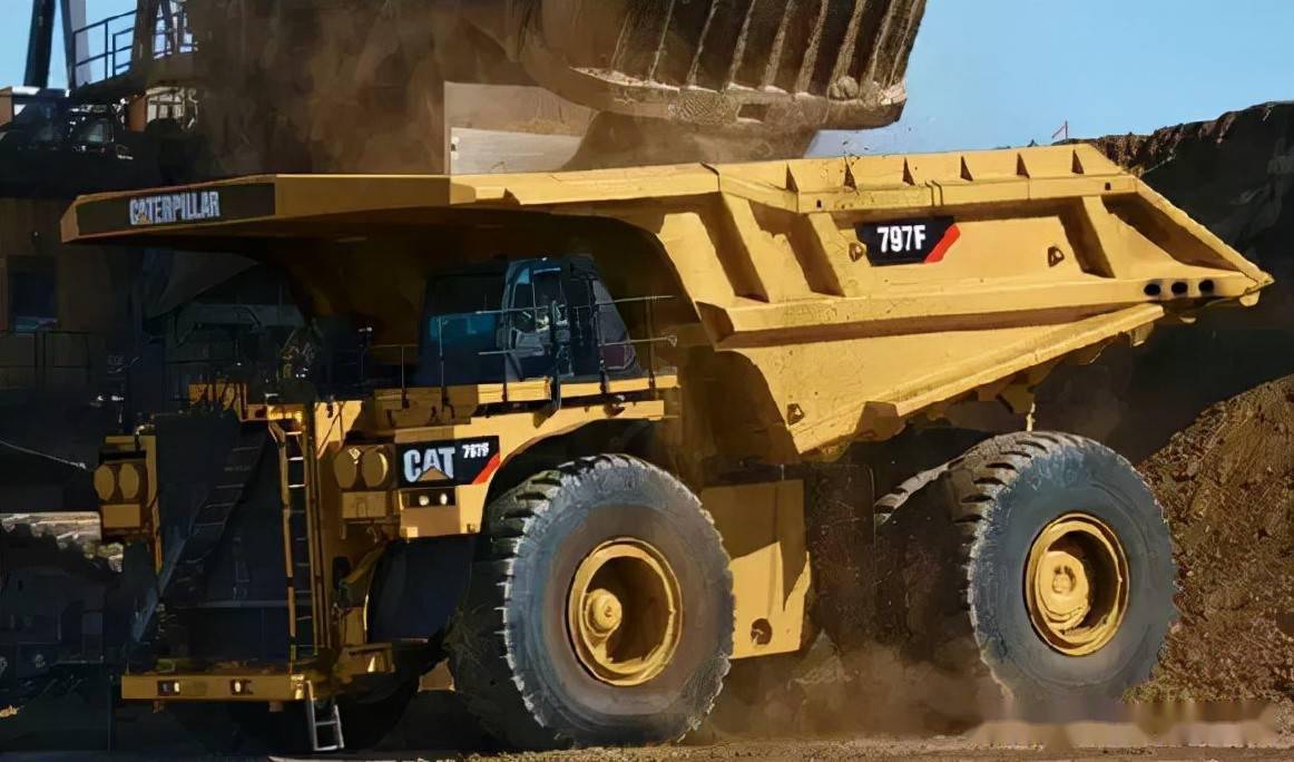 这车一天烧油300万！轮胎可买辆宝马Z4，载重400吨_搜狐汽车_搜狐网