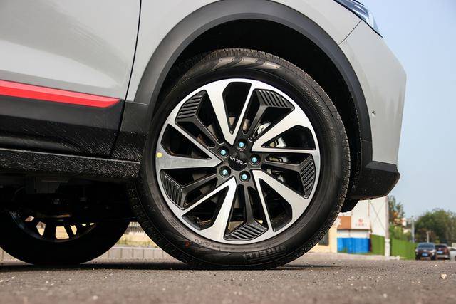 试驾东风风神AX7马赫版：1.5T能怼别人2.0T_搜狐汽车_搜狐网