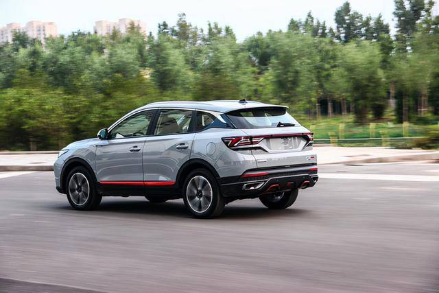 试驾东风风神AX7马赫版：1.5T能怼别人2.0T_搜狐汽车_搜狐网