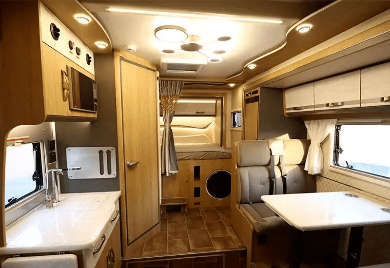 1.8南京房车展：戴德房车参展合集，碳纤维防弹材质、进口依维柯底盘、双拓展车型……_搜狐汽车_搜狐网