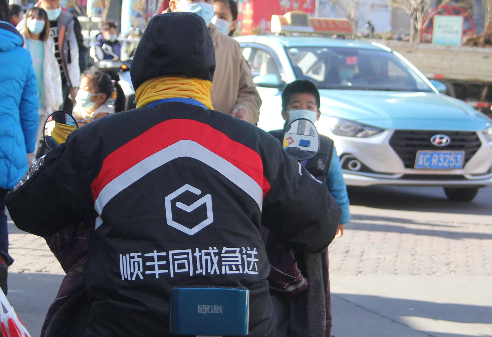 顺丰同城明日登陆港交所，暗盘破发，振幅达10.11%_配送_服务平台_行业