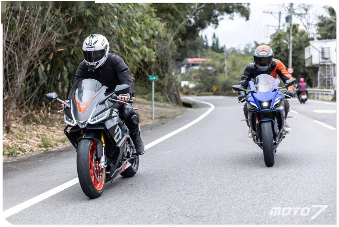 [ 尖峰对决 ] 台媒测评：新世代双缸仿赛 YZF-R7 vs RS660 谁能胜出？_搜狐汽车_搜狐网